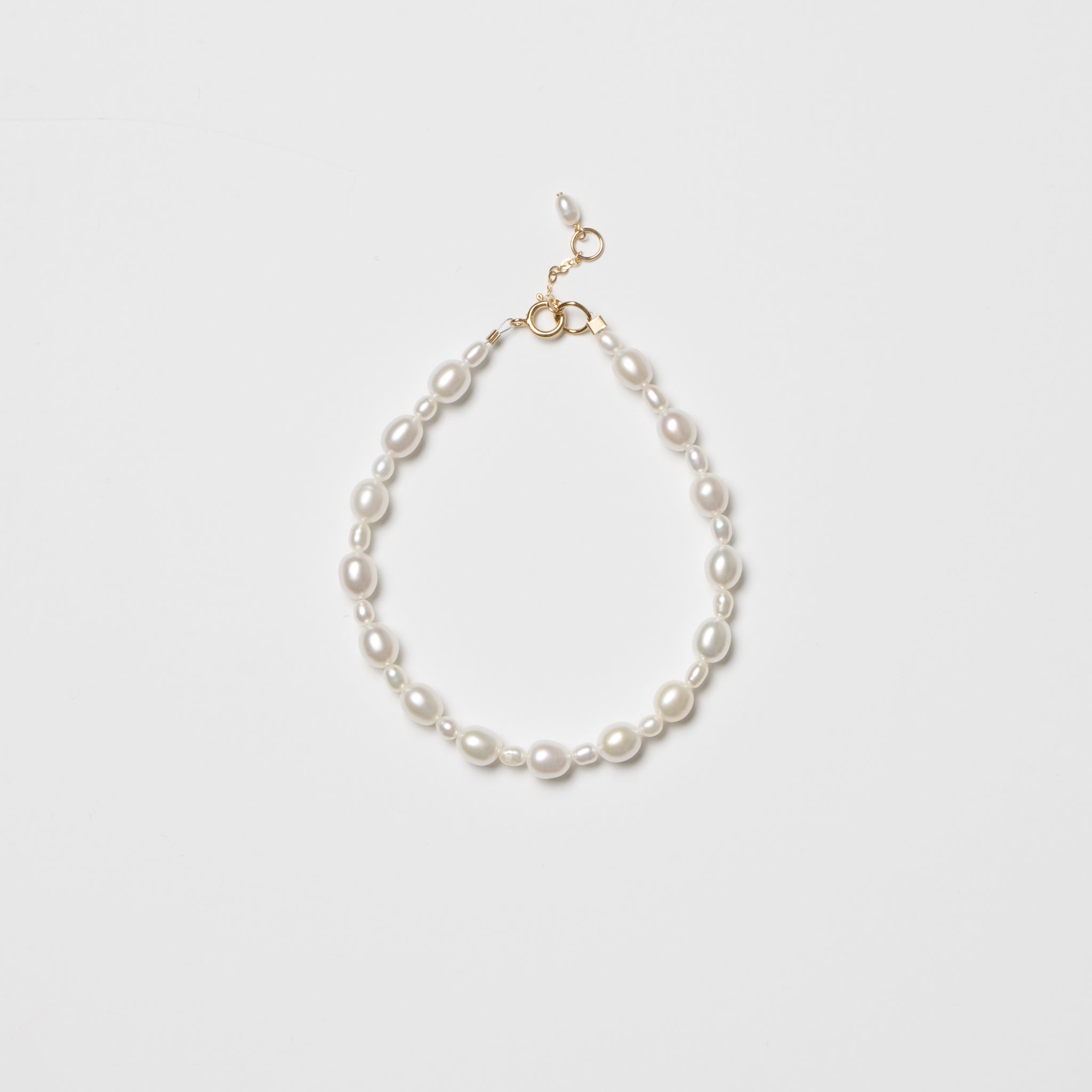 Brățară din aur filat și perle mici | Atelier Devi