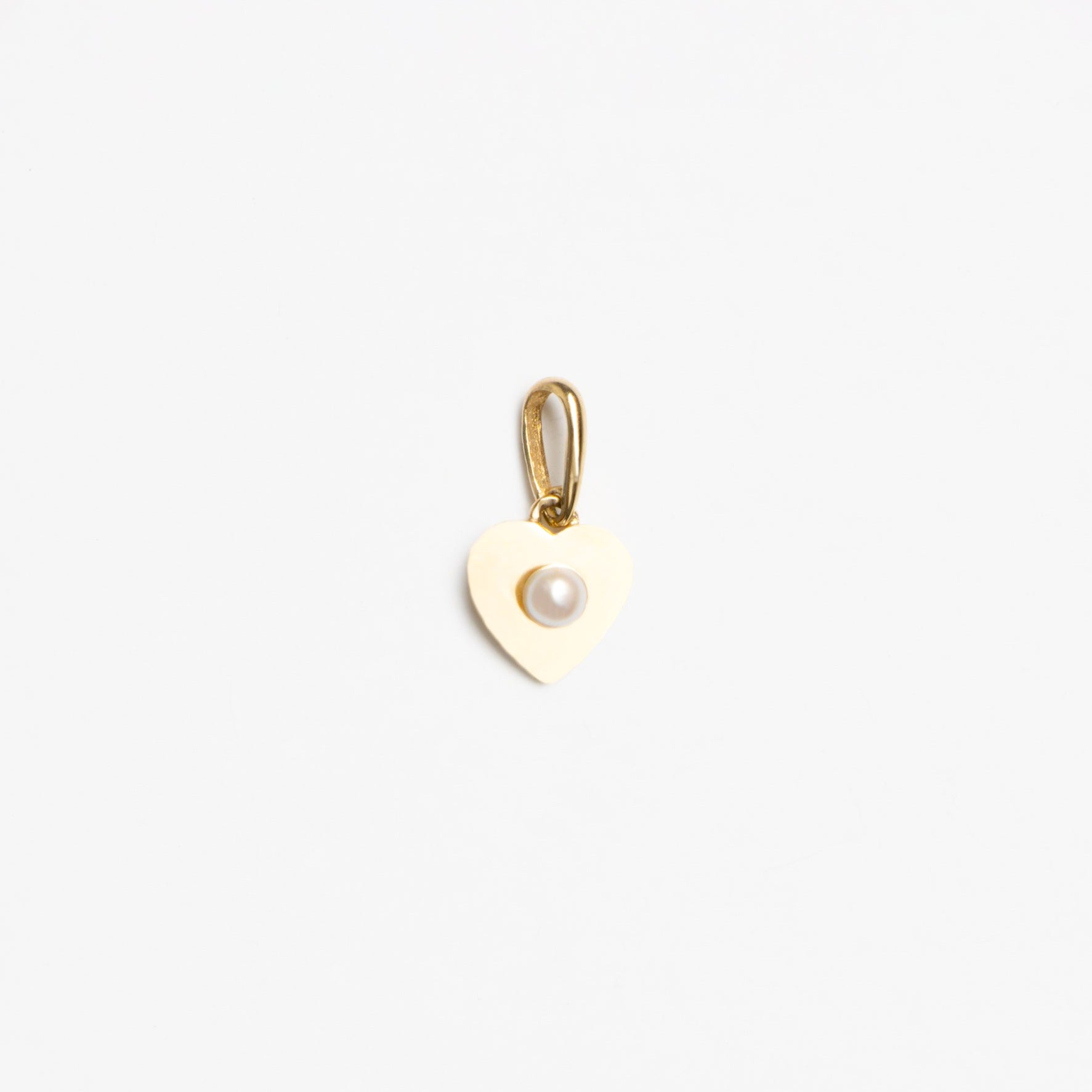 Heart pendant 14K gold pearl | Atelier Devi